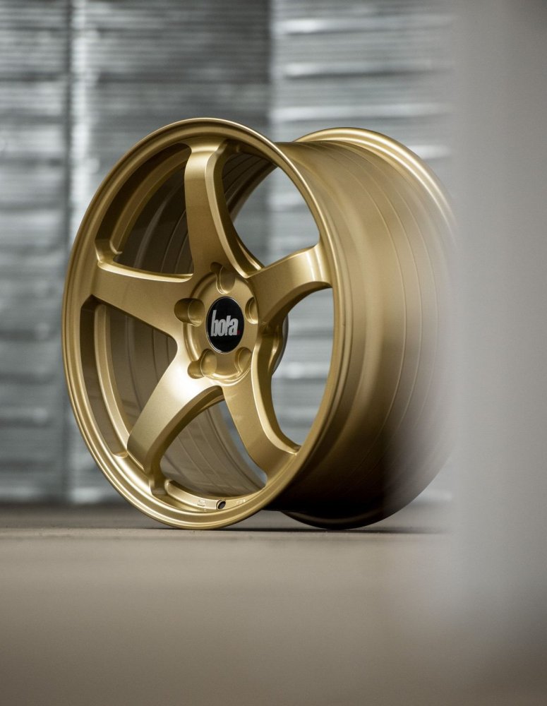 BM Autosport - New 18 Inch BOLA B2R Alloy Wheels In Gold, Flow Formed, W...
